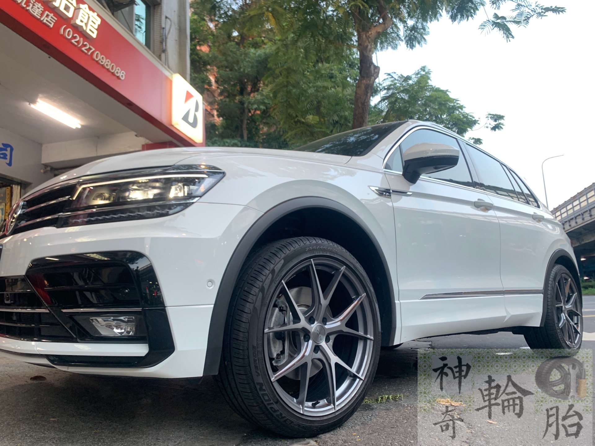 Volkswagen TIGUAN 精選 美國 VARRO VD38 灰底車銀面刷髮絲紋