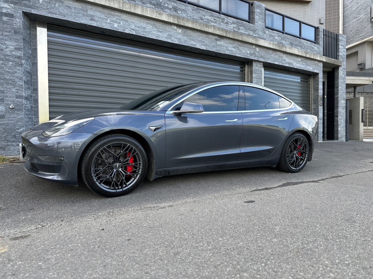 Tesla Model 3 x 305FORGED FT120 | SI鋁圈 - 順謚輪業有限公司